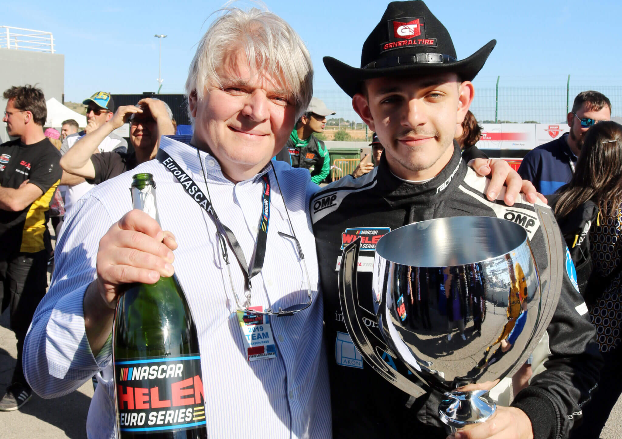 Rückblick: Eindrucksvoller Sieg beim ersten NASCAR Rennen 2019 in ...